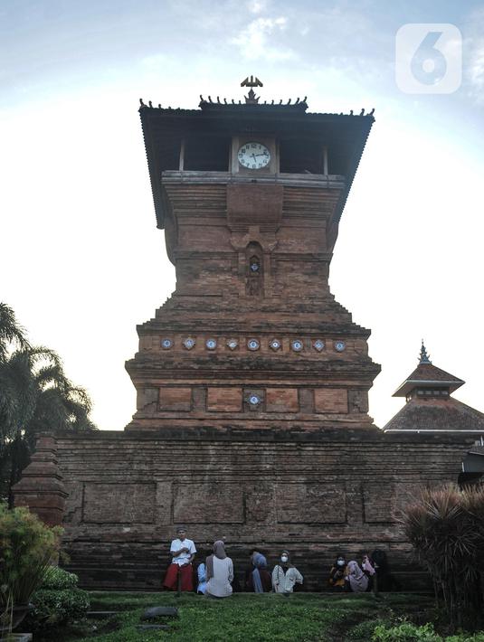 FOTO: Berwisata Religi di Menara Kudus - Foto Liputan6.com