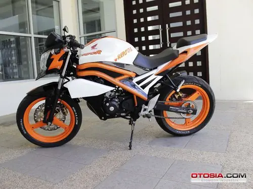 Honda Cb 150 Street Fighter