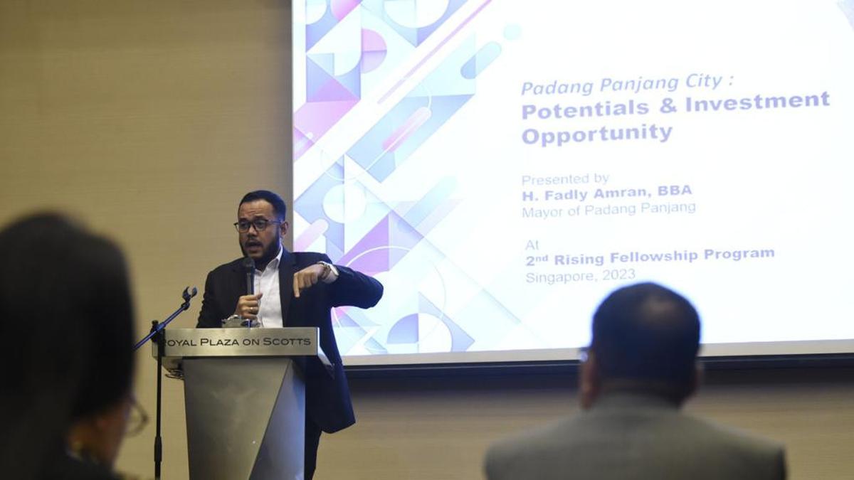 Ikut Program Rising Fellowship, Wako Fadly Amran Promosikan Padang ...