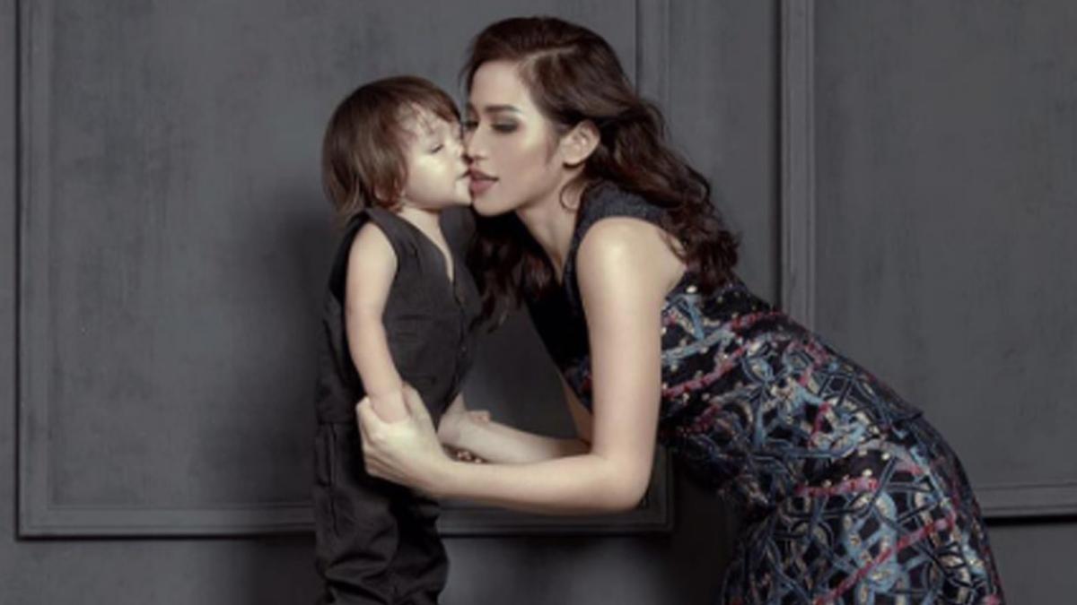 Ini Modus Jessica Iskandar Minta Cium ke El Barack - ShowBiz Liputan6.com