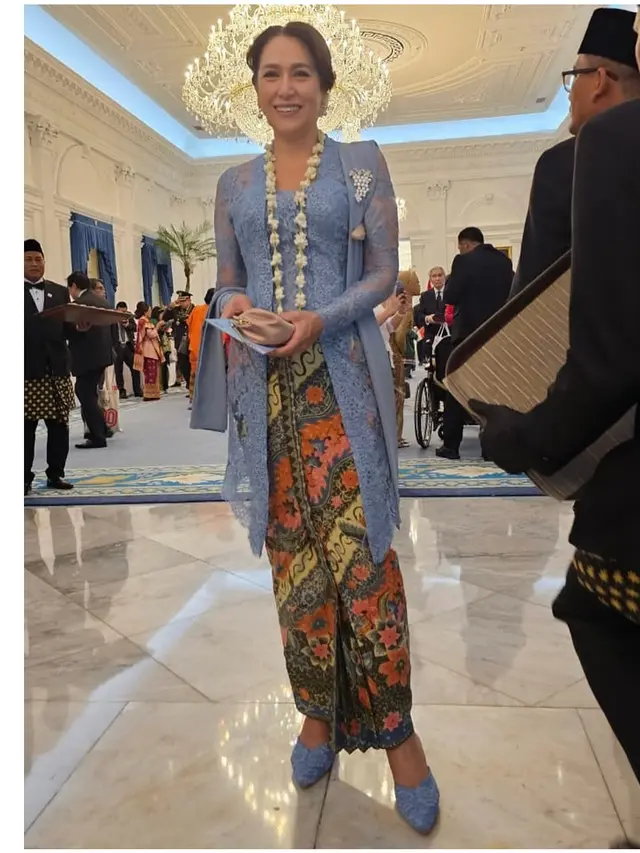 6 Potret Kartika Sari Dewi Soekarno Berkebaya Biru Hadiri HUT RI di ...