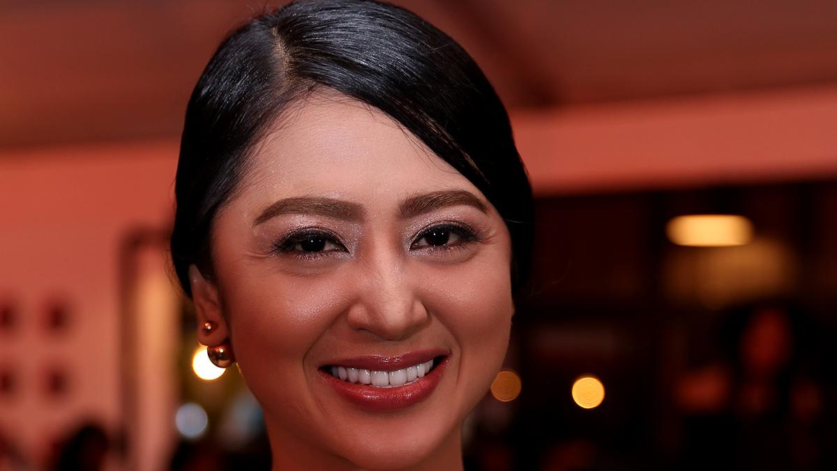 Liar, Dewi Perssik Tampil ‘Nude’ dan Buntung Sebelah di JFW - Entertainment Fimela.com