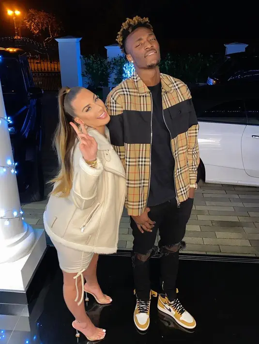 Momen Kebersaman Tammy Abraham dan Leah Monroe, Kekasih Hati - Foto ...