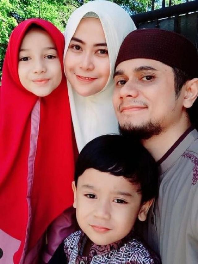 6 Potret Ferdi Ali Bintang Mega Series Suara Hati Nur Bareng Keluarga ...