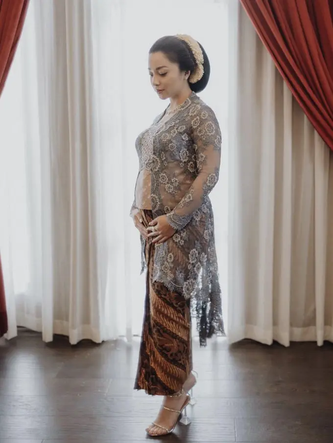 Pesona Elegan Kebaya Cream, Inspirasi Penampilan Memukau dari Nikita Willy hingga Anya Geraldine ...