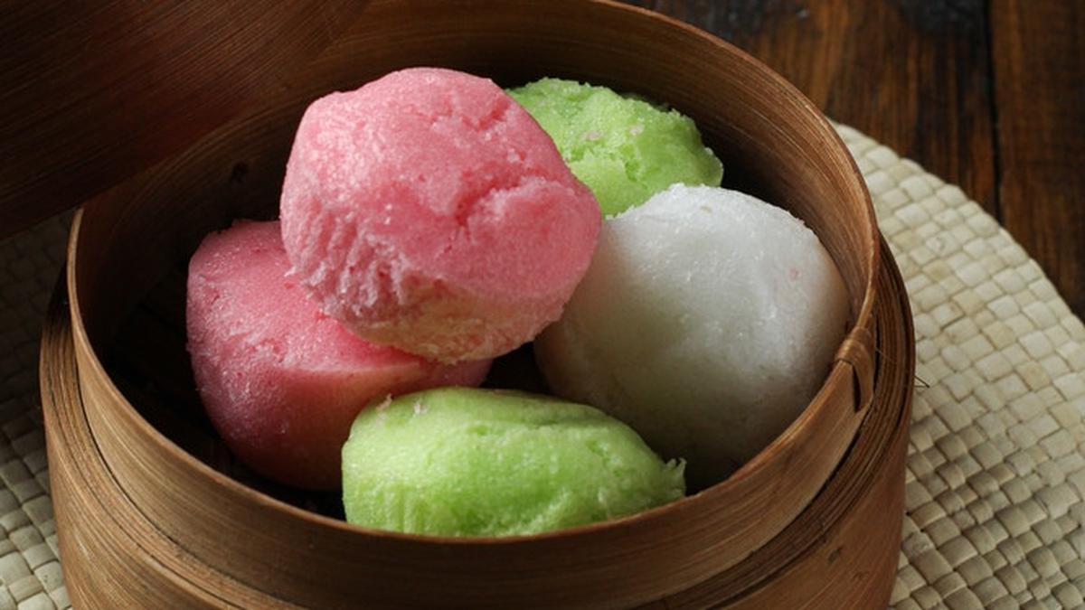 9 Resep Kue Apem Khas Jawa yang Empuk, Lembut, dan Merekah