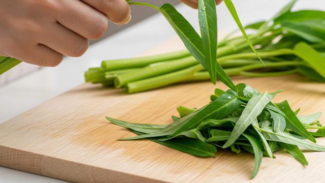 10 Tips Menumis Kangkung Tetap Hijau dan Renyah, Tampilan Menggugah Selera