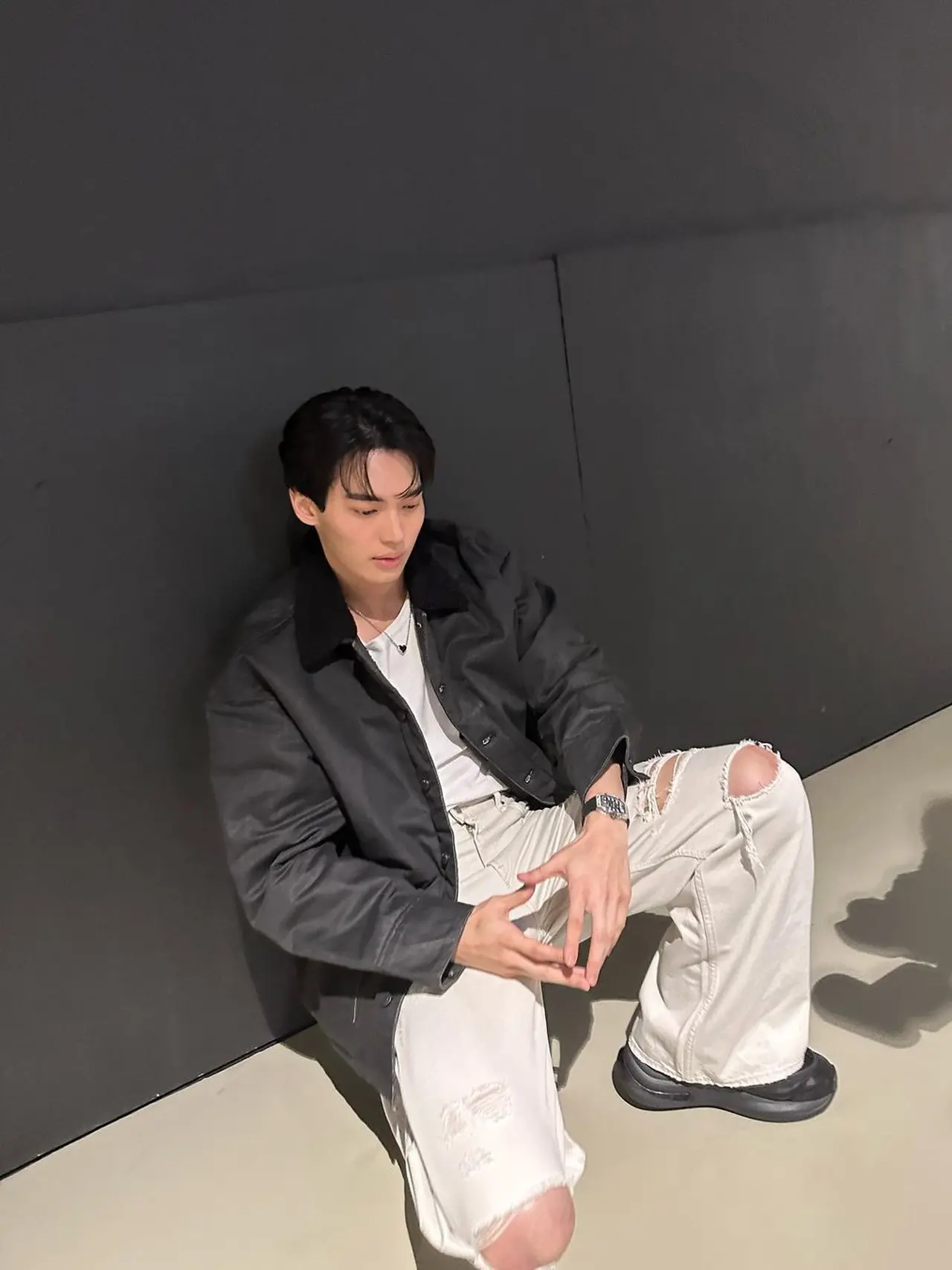 Adu Gaya Fashion Boyfriend Material Ala Bright dan Win Metawin, Duo Aktor Ganteng dari Thailand ...