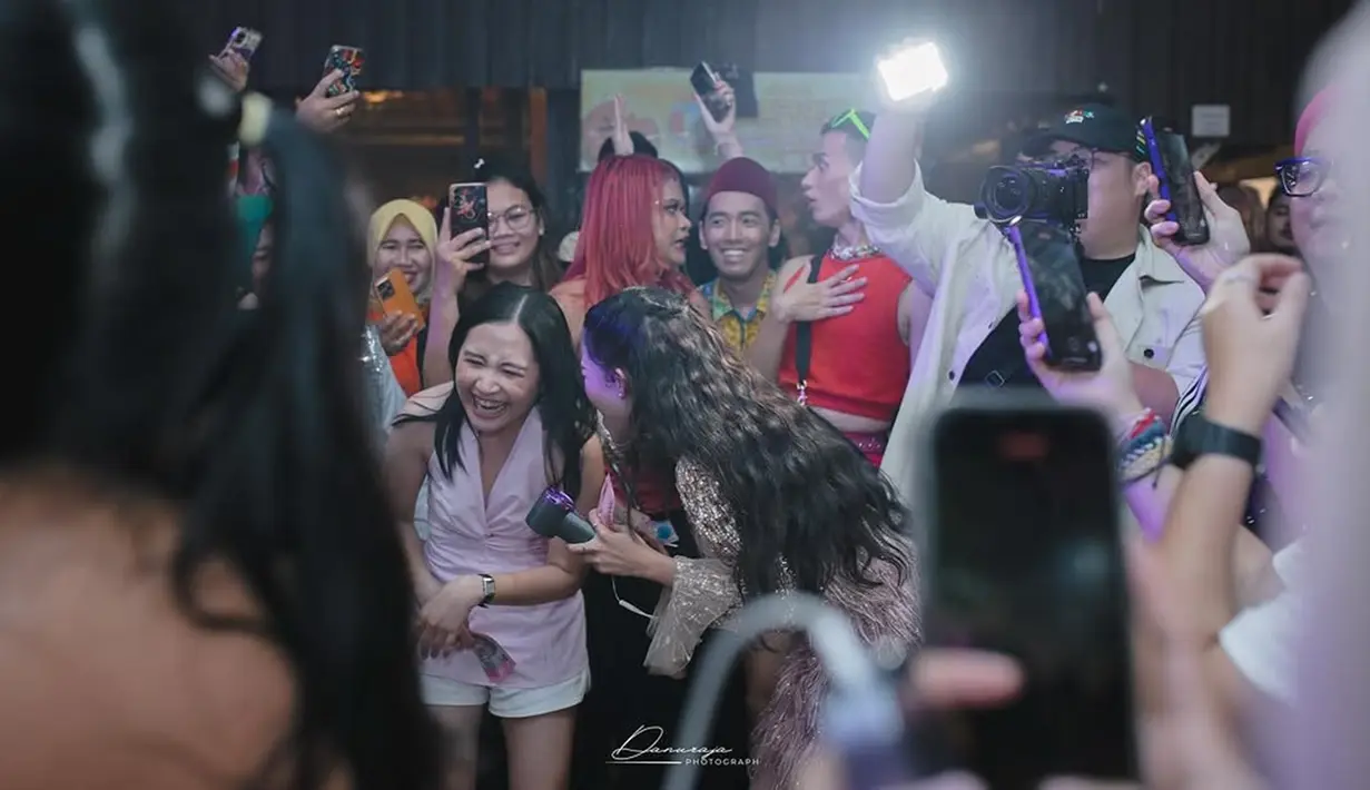 Potret Artis di Ultah Ummi Quary ke-24, Meriah Pakai Dresscode Dangdut - Foto Liputan6.com