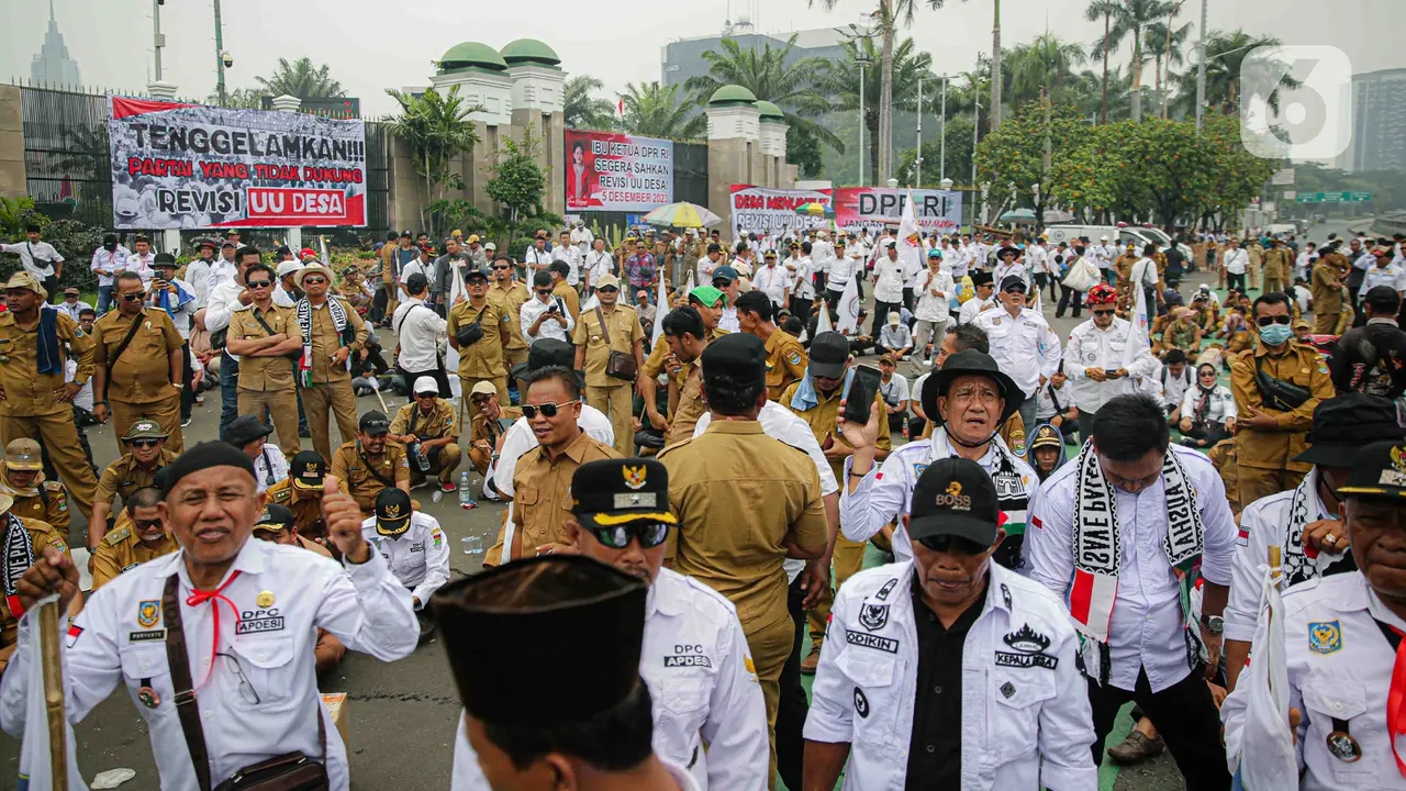 Ada Demo Kades Di Depan Dpr Hindari Jalan Gatot Subroto Arah Semanggi