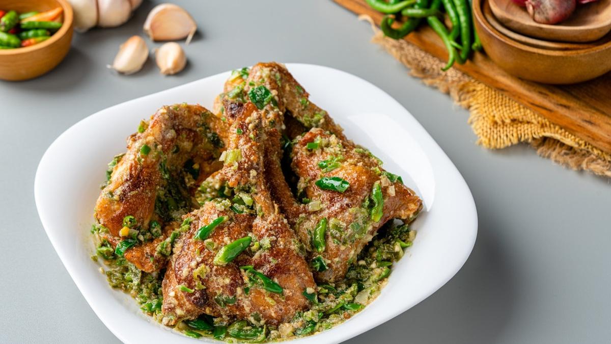 Resep Ayam Cabe Ijo yang Pedas dan Nikmat - Food Fimela.com