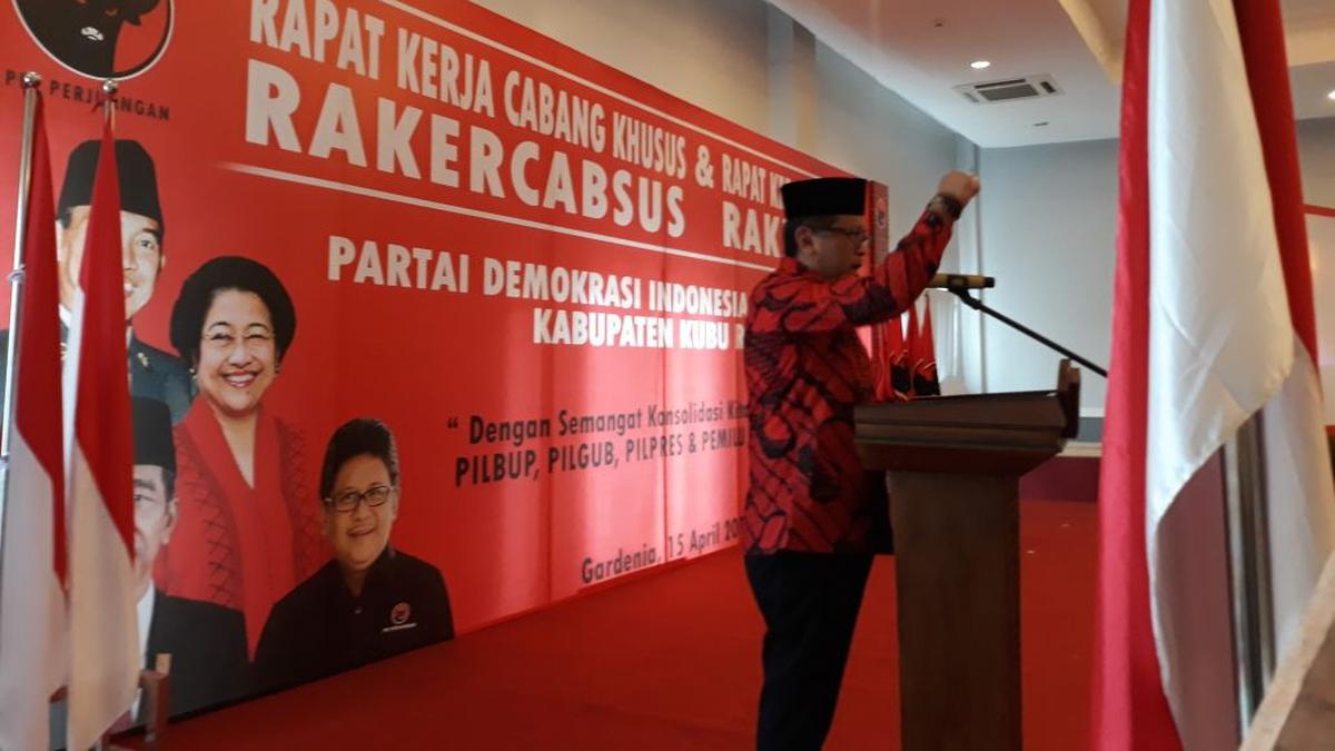 Elektabilitas Jokowi Naik, PDIP: Harus Kerja Keras Lagi - News Liputan6.com