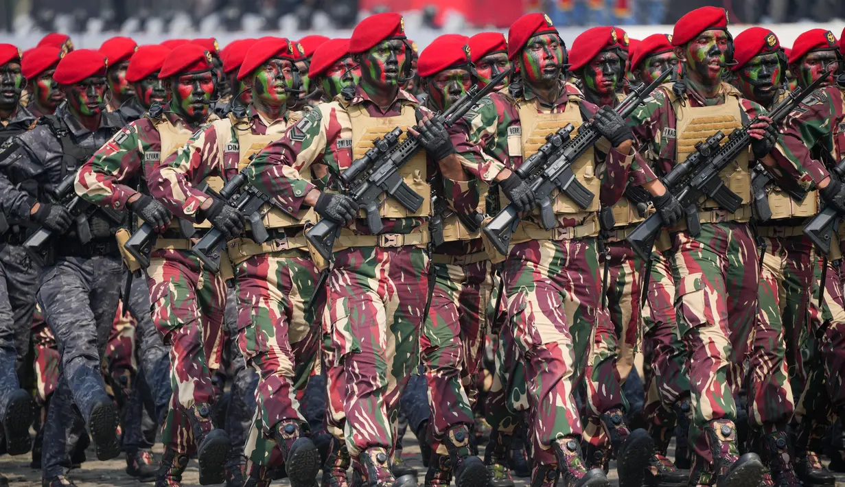 Presiden Jokowi Pimpin Upacara Peringatan HUT ke-79 TNI - Foto Liputan6.com