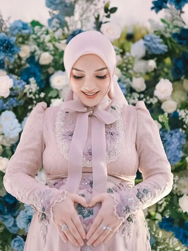 7 Potret Zaskia Gotik Pamer Baby Bump Lagi, Sukses Rahasiakan Kehamilan ...