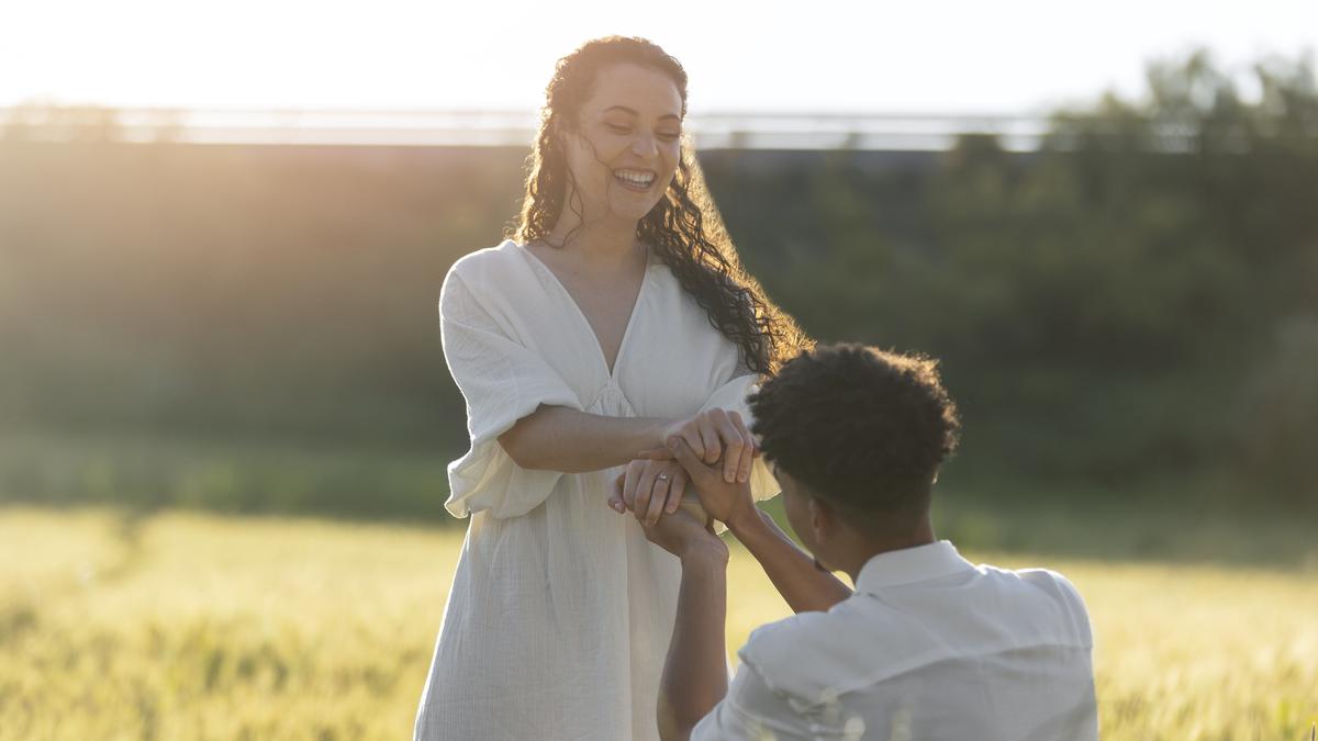 7 Alasan Memilih Prewed Outdoor untuk Momen Spesial, Rahasia Keindahan ...
