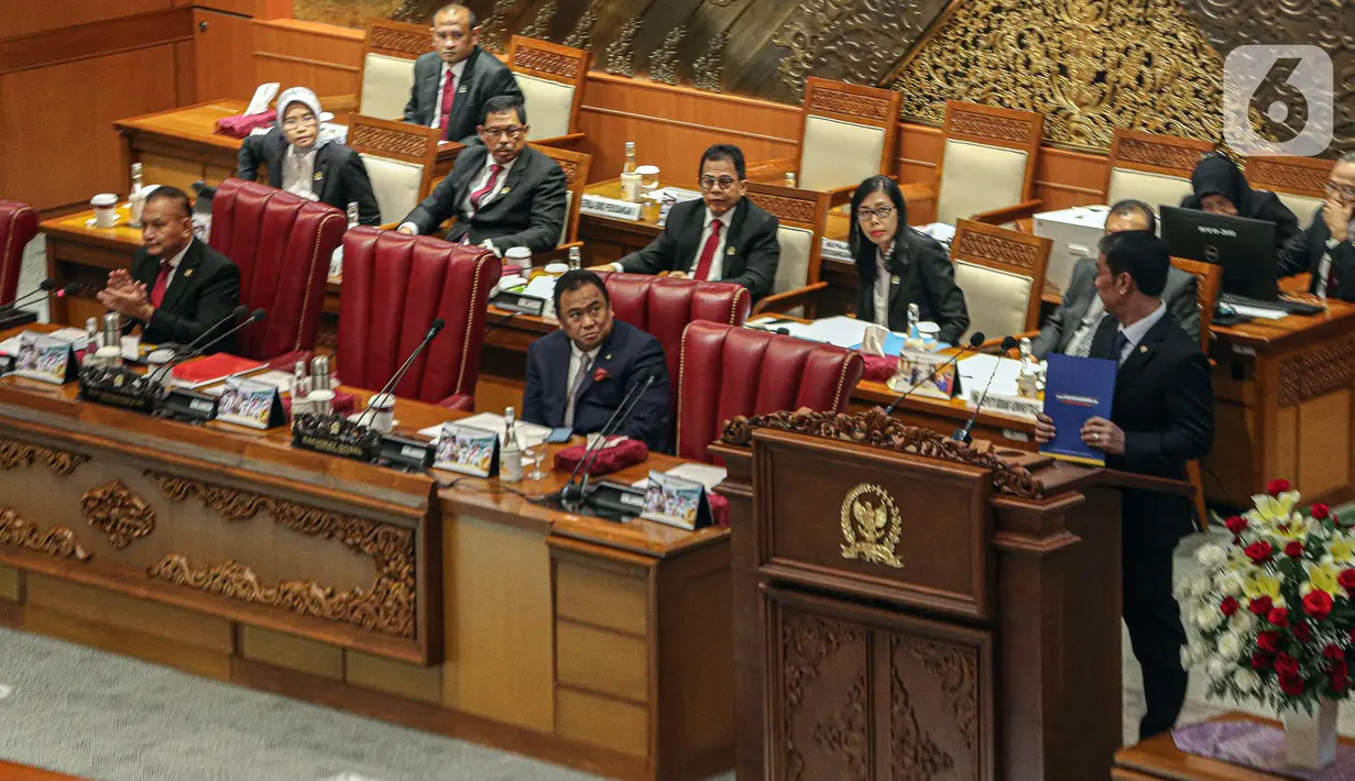 Hanya 57 Anggota DPR Hadir Fisik pada Rapat Paripurna RAPBN 2024 - Foto ...