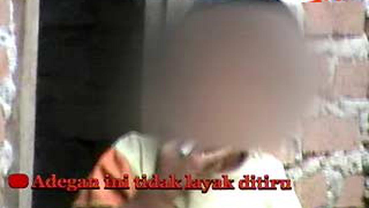 Seorang Bocah di Malang Kecanduan Rokok