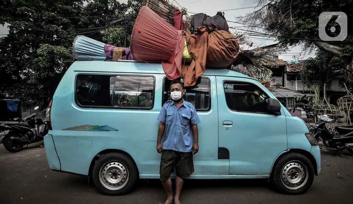 FOTO: Di Balik Angkot Ondel-Ondel Ibu Kota - Foto Liputan6.com