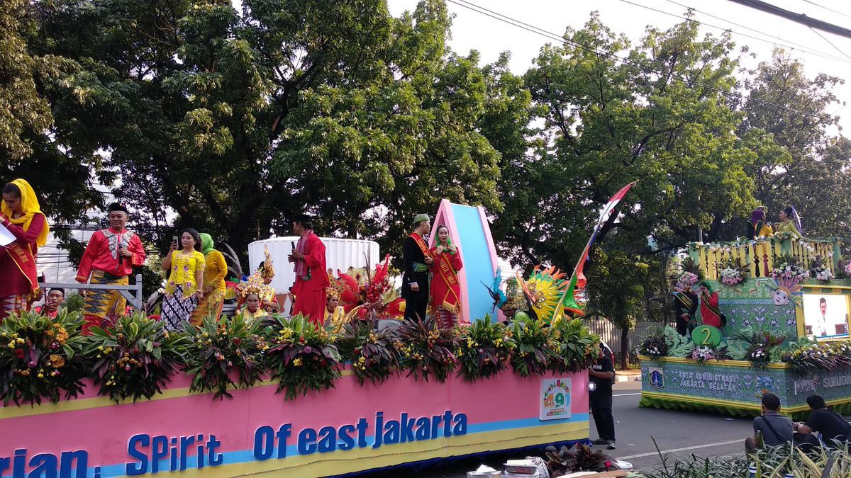 Parade Mobil Hias Ramaikan Jakarnaval 2018 - News Liputan6.com