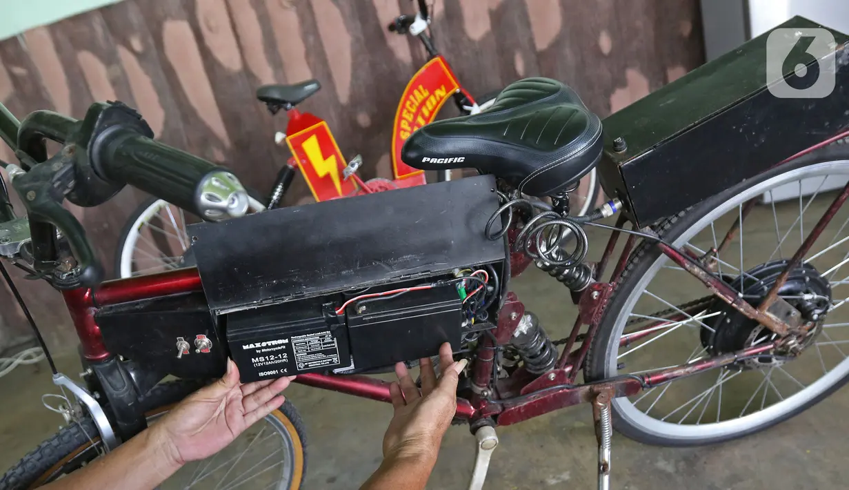 FOTO: Melihat Pembuatan Sepeda Listrik di Bekasi - Foto Liputan6.com