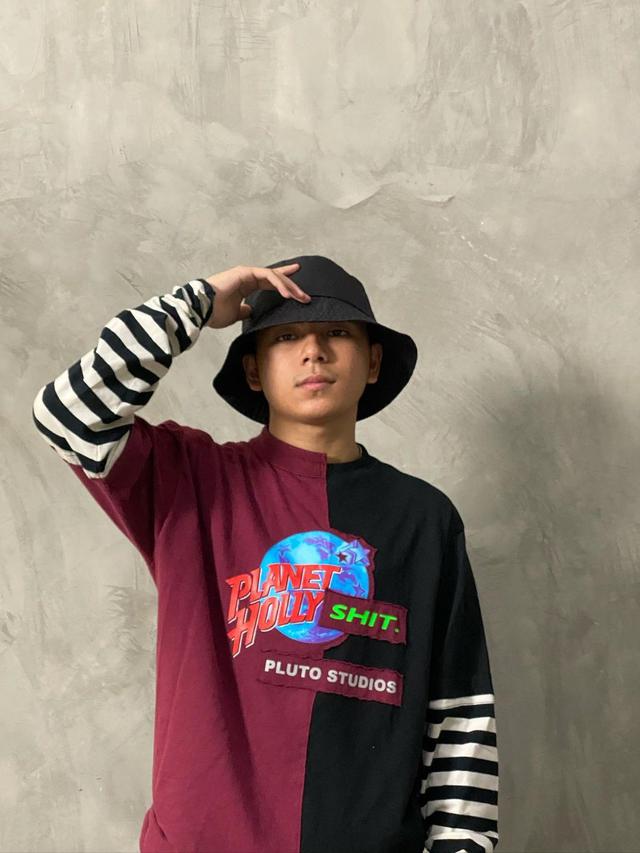 6 Gaya Brandon De Angelo IMB saat Pakai Bucket Hat, Tampil Stylish ...