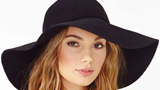 10 Macam Topi Wanita yang Bikin Penampilan Makin Fashionable - Hot ...