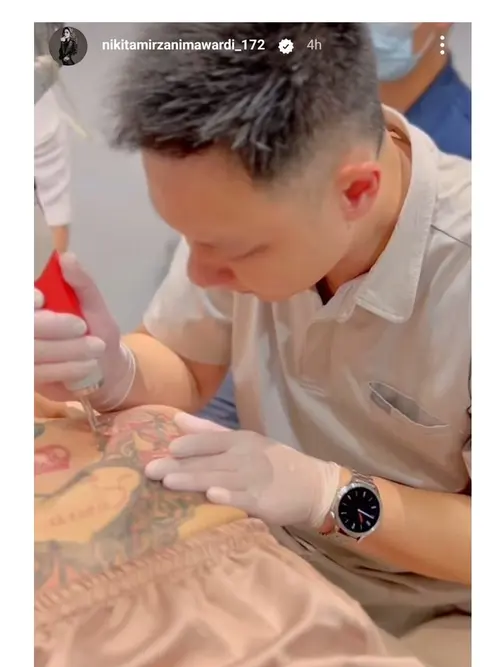 Nikita Hapus Tattoos Tak Akui Anak, Ini 7 Potret Nikita Mirzani Hapus