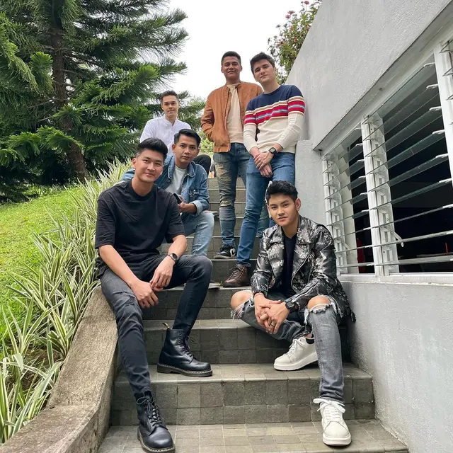 6 Potret Angga Putra Bareng Pemain Anak Jalanan Reborn, Karakter Masih ...