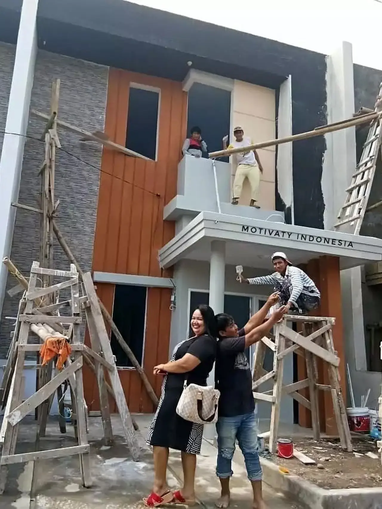 Potret Rumah Aty Kodong di Kampung, Dari Gubuk Dinding Kayu Kini Jadi ...