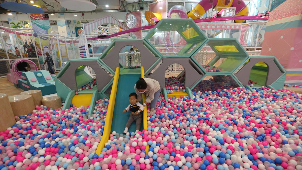 Bermain Sambil Belajar di Wahana Permainan Anak Playtopia