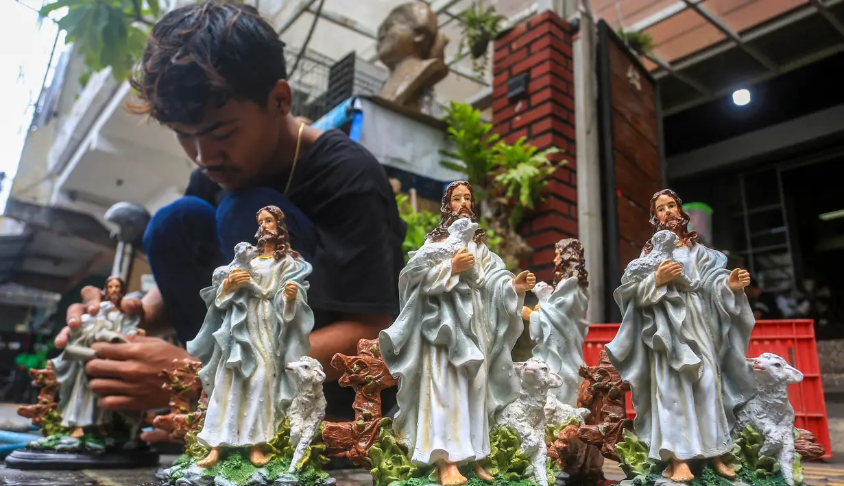 Jelang Natal 2024, Permintaan Patung Bunda Maria Meningkat - Page 1 - Foto Liputan6.com