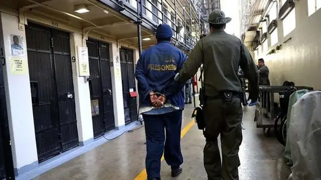 5 Alasan Aneh Orang-Orang yang Bahagia Bisa Masuk Penjara - Citizen6 ...