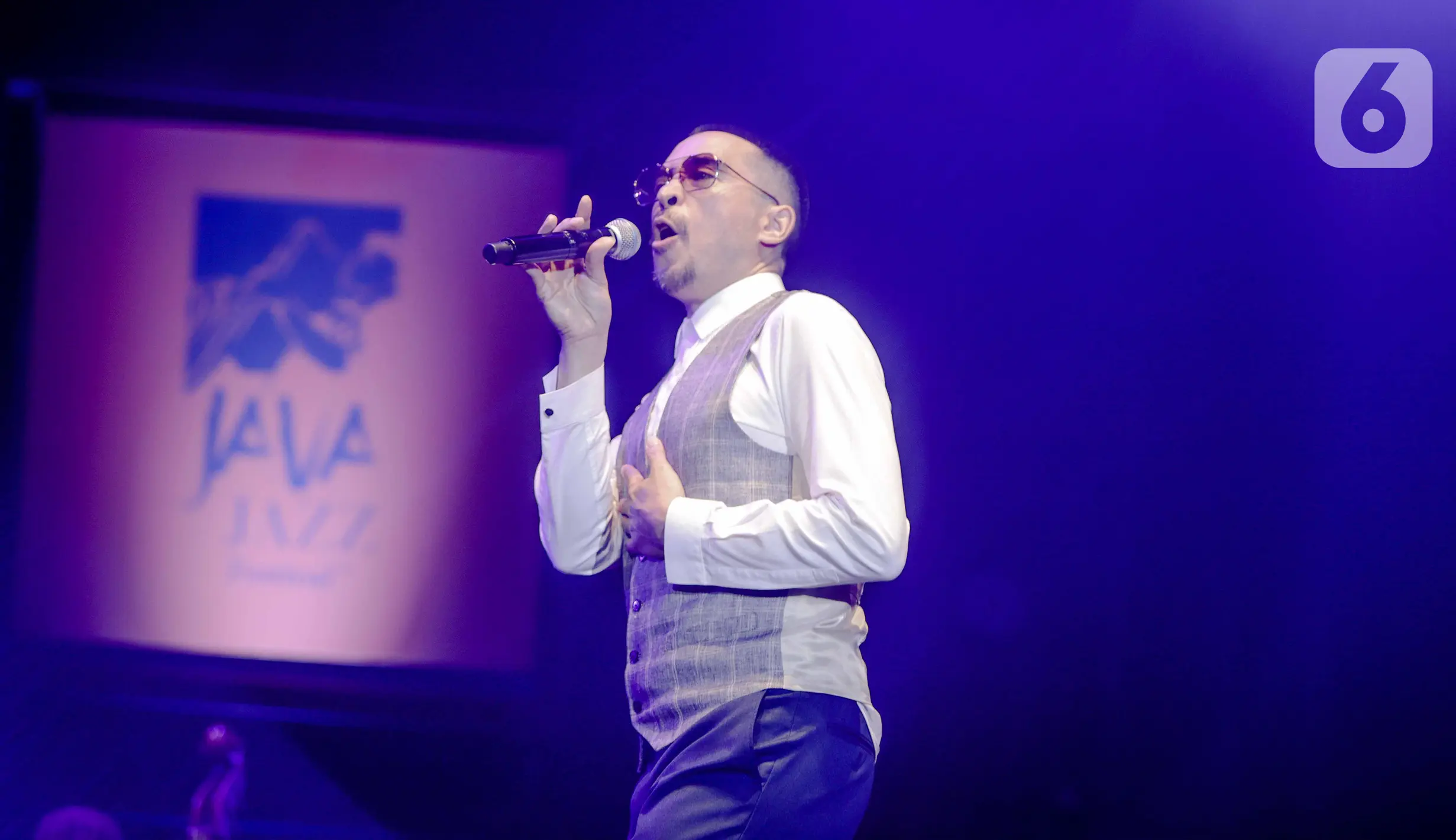 FOTO: Penampilan Jamie Aditya and Ron King Big Band di BNI Java Jazz ...