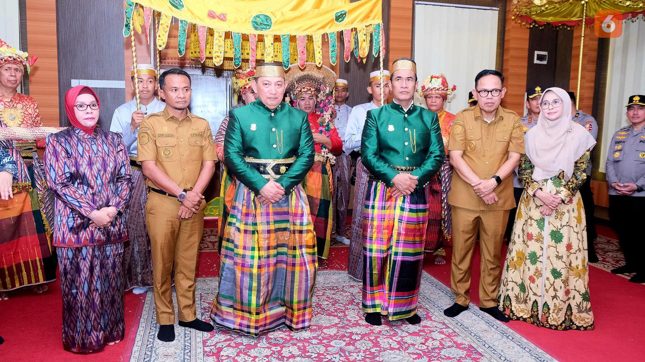 Makna Gelar Adat Bugis 'La Pateddungi Daeng Pasempo' yang Diberikan ...