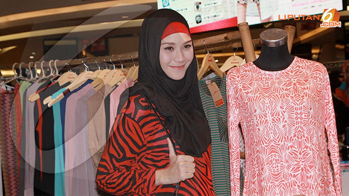 Zaskia Mecca Gelar Pemilihan Model dan Artis Wanita Berhijab