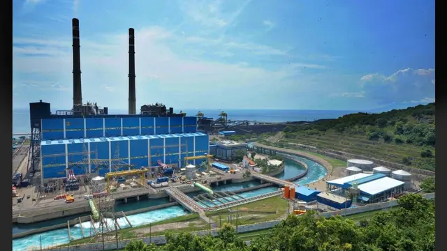 Penampakan PLTU Paiton, Pembangkit Terbesar di Asia Tenggara Berumur Seperempat Abad - Bisnis ...