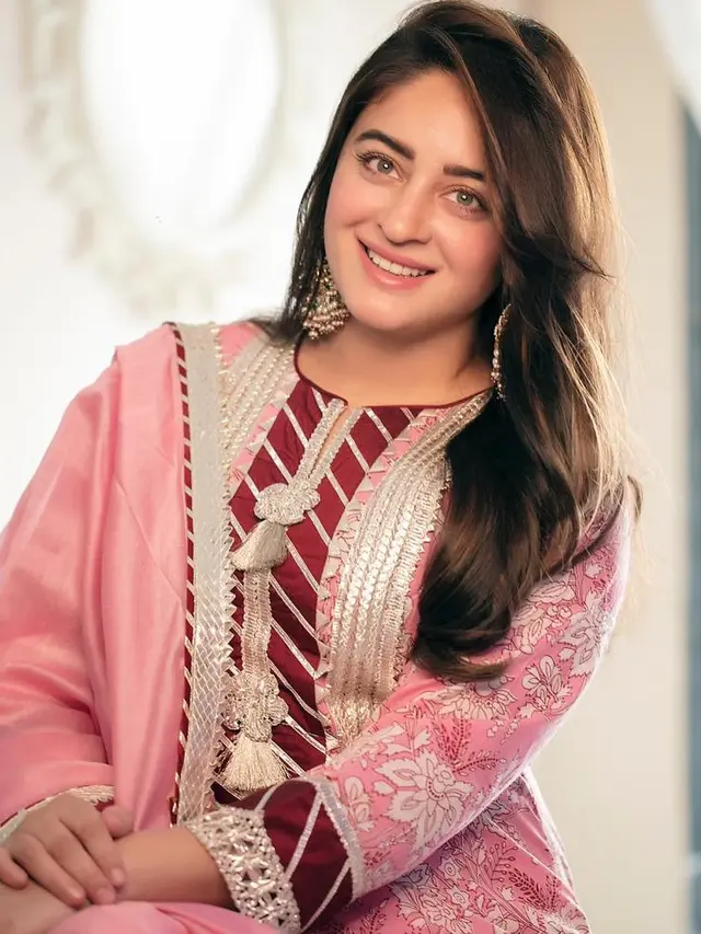 Ingat Gadis Dekil di Serial India Nakusha? Ini 6 Potret Terbaru Mahhi Vij - Hot Liputan6.com