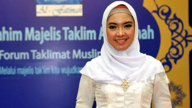 Kecanduan Mengaji, Inggrid Kansil Bikin Majelis Taklim Sendiri ...