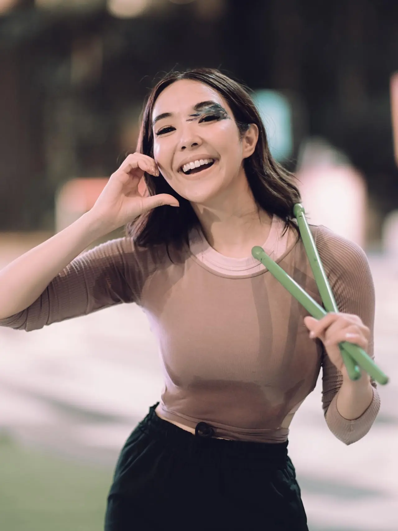 7 Potret Gisella Anastasia Jadi Instruktur Pound Fit, Tampil Energik ...