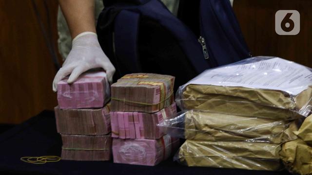 KPK Sita Barang Bukti Uang Rp2,8 Miliar dari OTT Proyek Pembangunan Jalur Kereta Api - News ...