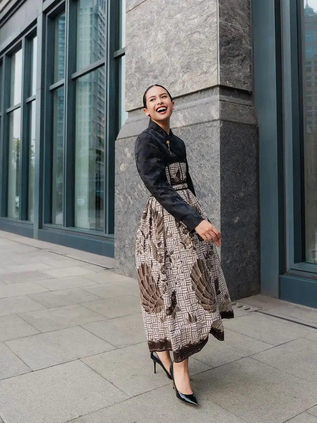 7 Potret Maudy Ayunda Pakai Hanbok Batik, Jadi Juri ASEAN Business ...