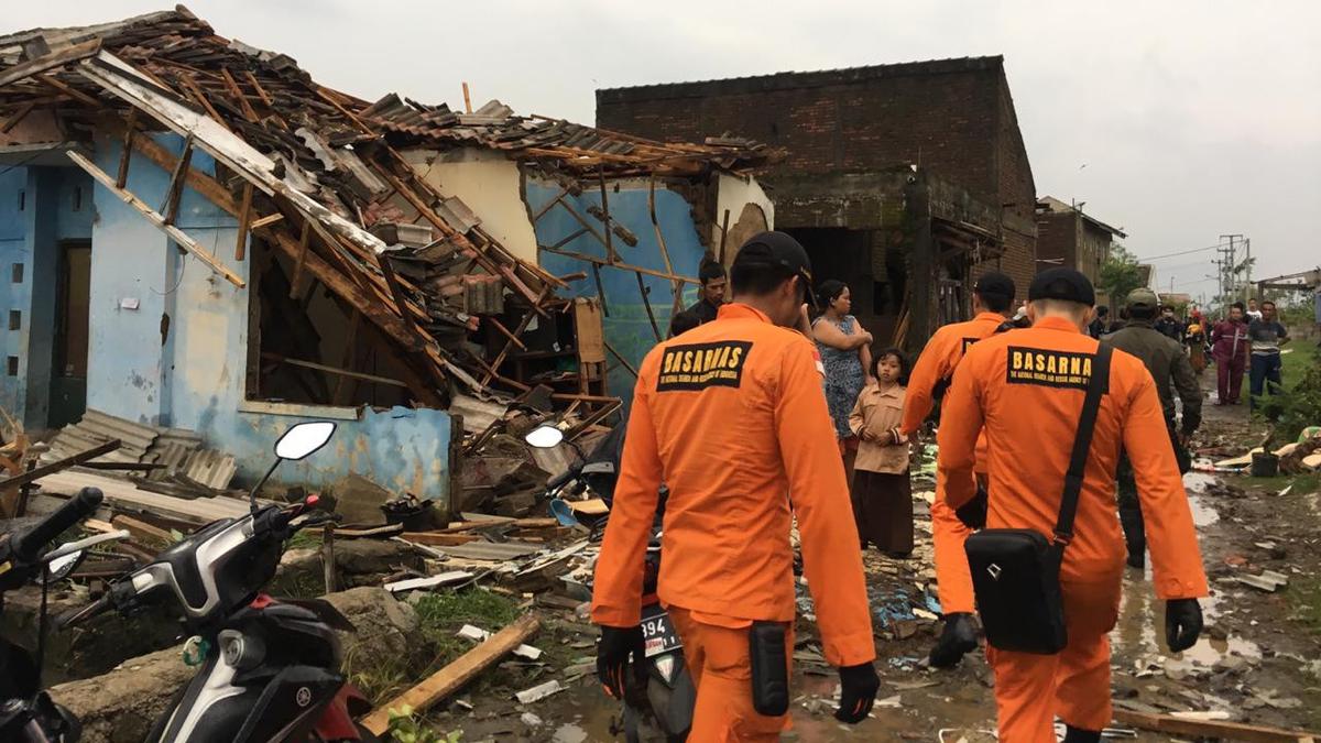Puting Beliung Terjang Rancaekek, Ratusan Rumah Rusak dan Warga Terluka