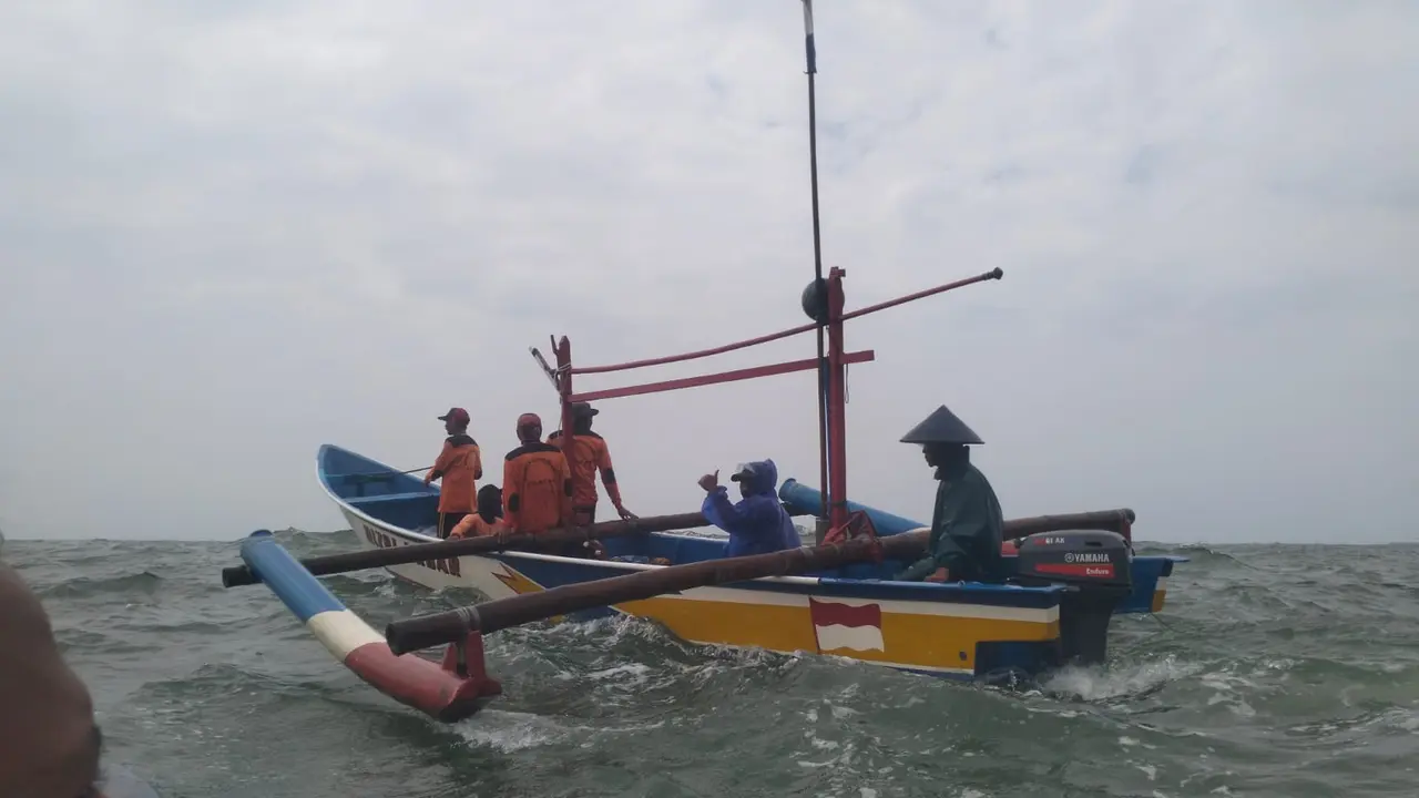 Perahu Restu Ibu Hilang di Perairan Nusakambangan, Ditemukan Ember dan Umbul Jaring - Regional ...