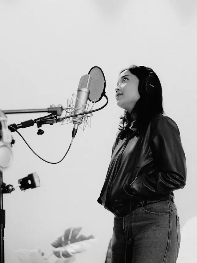 Cerita Kocak Penyanyi Bunga Reyza Saat Latihan Militer di Hutan ...