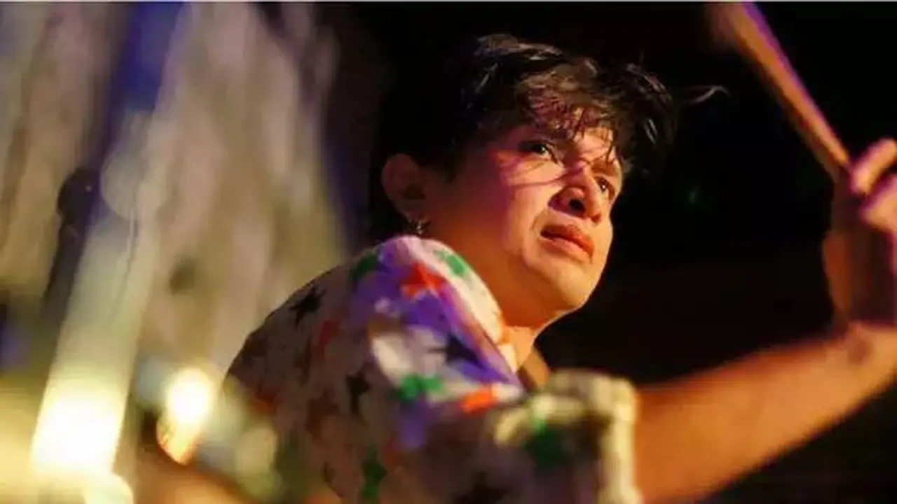 6 Potret Drummer Band Pria yang Selalu Tampil Keren, Ganteng dan ...