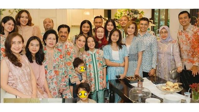 6 Potret Suasana Lebaran di Rumah BCL, Hadirnya Tiko Aryawardhana Jadi ...