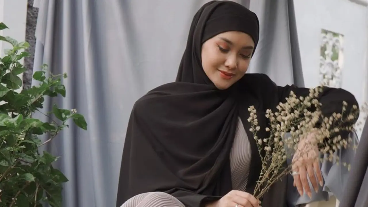 Didi Mahardika Pamer Foto Buku Nikah, Cita Citata Minta Netizen yang Tidak Percaya Datang ke KUA ...