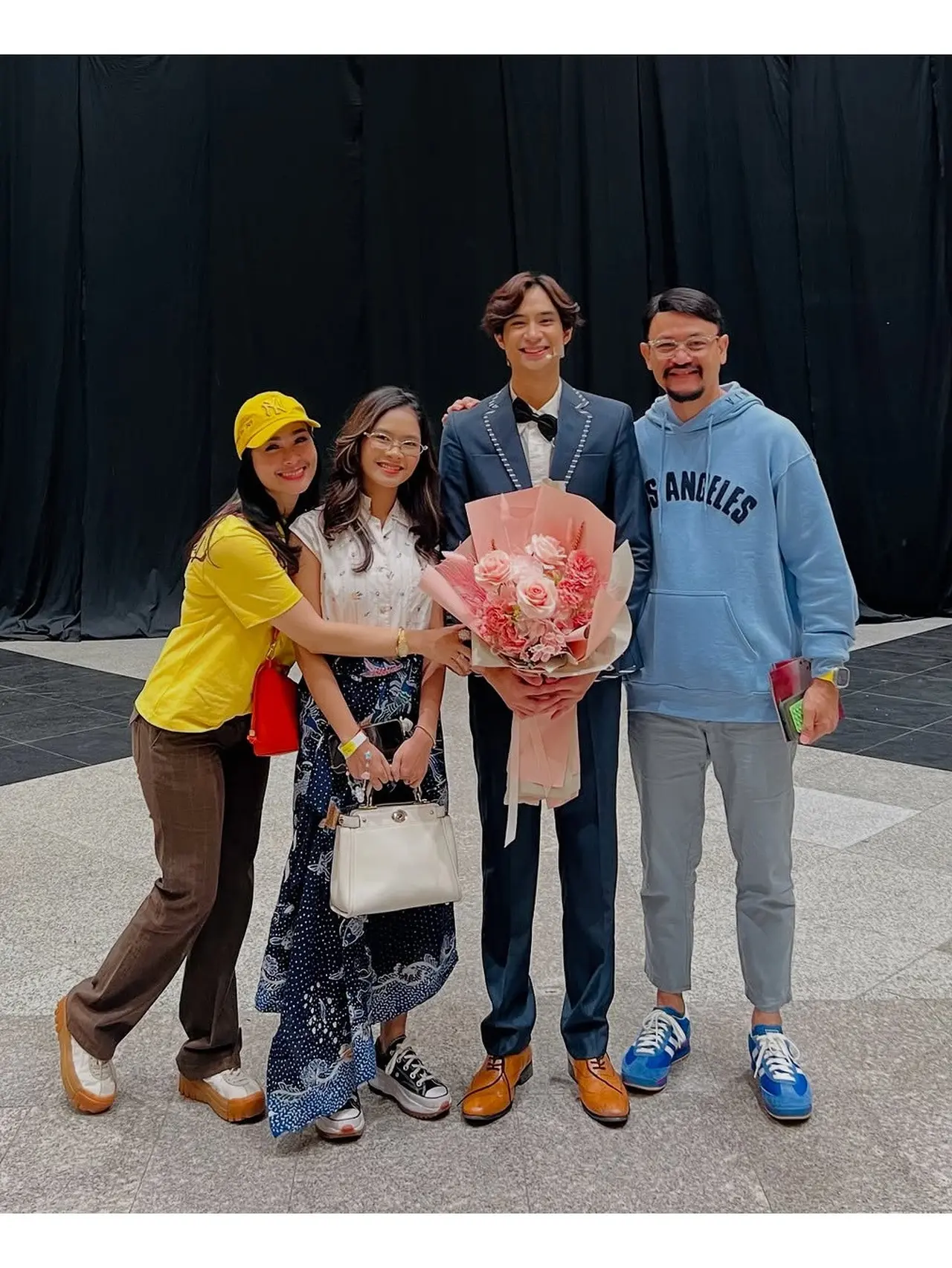 6 Potret Devano Danendra Main di Musikal Sinematik 'City of Love ...