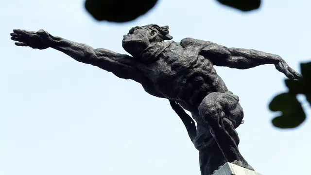 Contoh Patung Figuratif yang Ada di Indonesia - Ragam Bola.com
