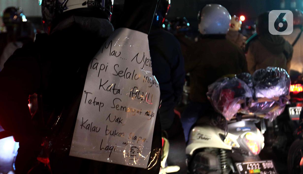 16 Meme Tulisan Curhat Pemudik yang Isinya Kocak Parah, Sukses Bikin ...